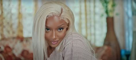 Ayra Starr Avec Rush Elle Crèe Le Tsunami Black Women Magazine Le Magazine De La Femme