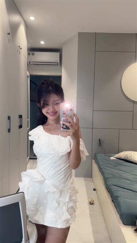 Amelie Official Unveiling Her Unique Style Tiktok