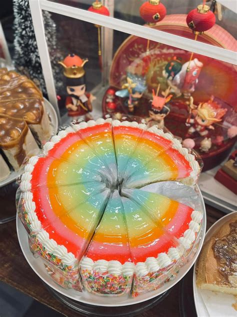 Rootcafe 🍰 เค้กเรนโบว์ 🧁🌈🌈 Old Fashioned Vanilla Rainbow Cake เค้กวานิลลาเนื้อสปันจ์ฉ่ำ