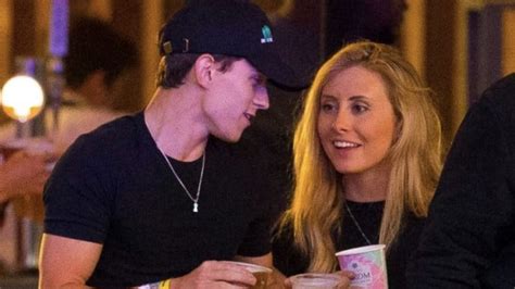 Siapa Pacar Tom Holland Bukan Zendaya Tapi Olivia Bolton