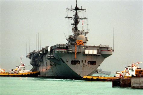 Cold War Battle Damage Uss Tripoli Lph 10 Desert Storm Blind Bat News