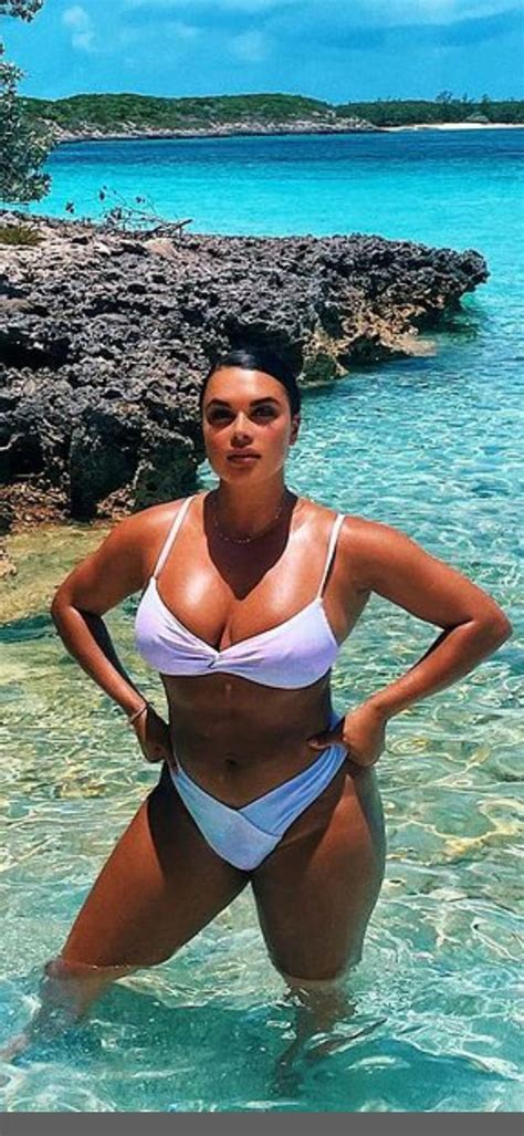 7 Latest Hot Joy Taylor Bikini Pics
