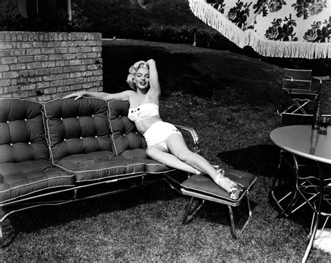 Rare And Candid Photos Of Marilyn Monroe Taken By Mischa Pelz During A