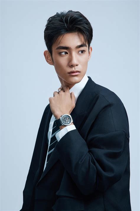 打破传统单一设计 双子星机械表解构自我 哔哩哔哩