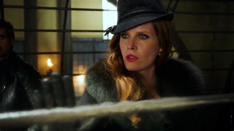 《童话镇》男人拥有双重人格，喝下药剂便能切换人格腾讯新闻