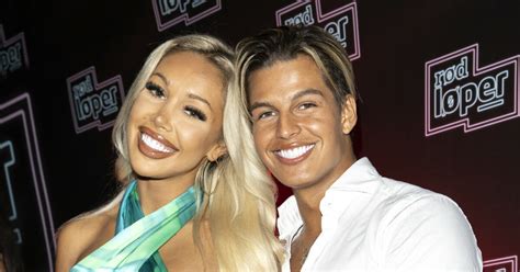 Caroline Nutter Ha Una Lunga Relazione Con Lui