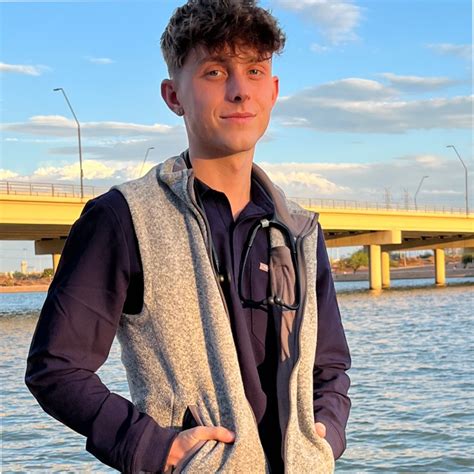 Cameron Cunningham Critical Care Registered Nurse Mayo Clinic Linkedin