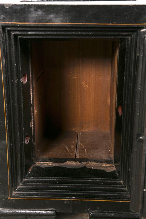 Vintage Victor Safe At 1stdibs Victor Safe Models Victor Safe And Lock Company Victor Safe