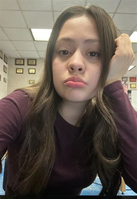Would Love To See Some Cock On Her With Tribs🤤 Shes Mamong Me Go Crazy🥴
