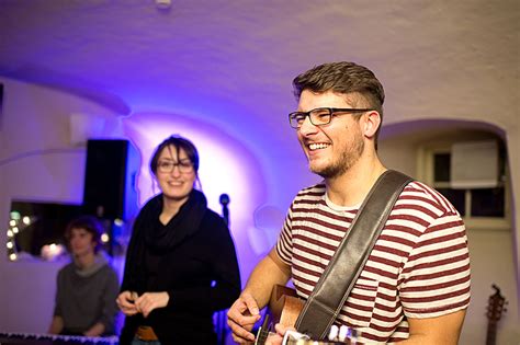 Lilienthal Fotografie Saugemütliches Konzert Mit Rasmus Hoffmeister Laura Kattan Und Max