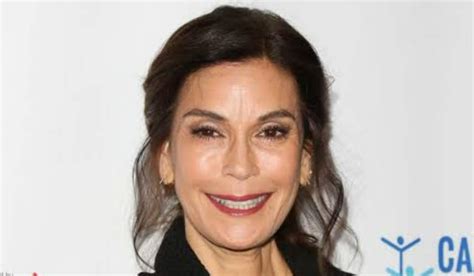 Teri Hatcher Body Measurements Height Weight Bra Size Shoe Size