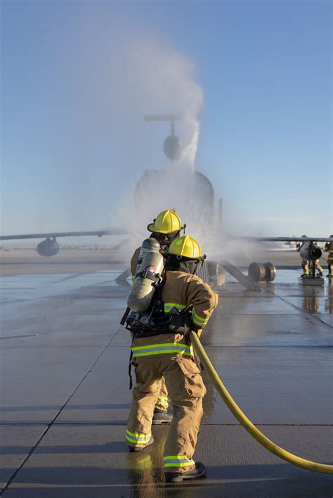 Dvids Images Arff Simulated Aircraft Fire Training Image 8 Of 20