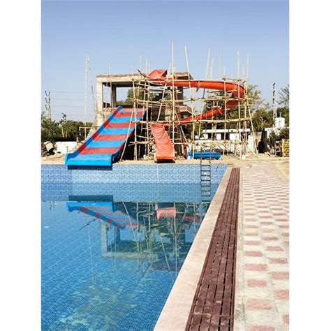 Small Size Pool Amusement Water Park At 5000000 Inr In Ahmedabad