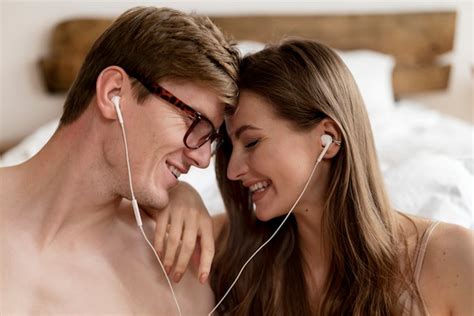 Page 3 97000 Naked Couple Pictures