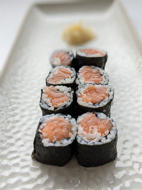 Salmon Maki Roll What It Is And How To Make It Step By Step