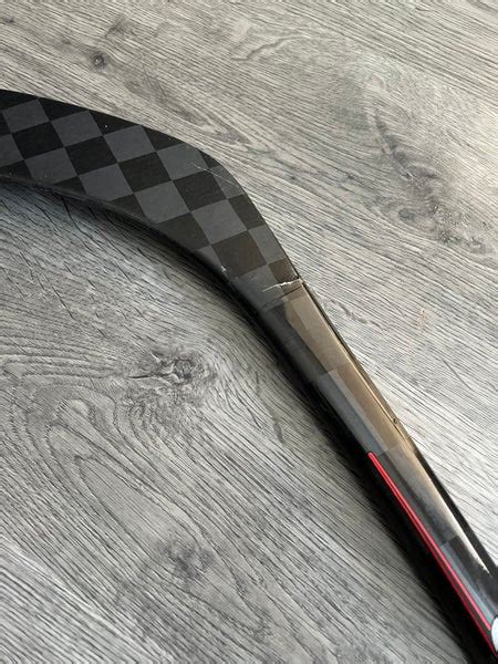 Broken Bauer Hyperlite 2 Hockey Stick Sidelineswap Buy And Sell