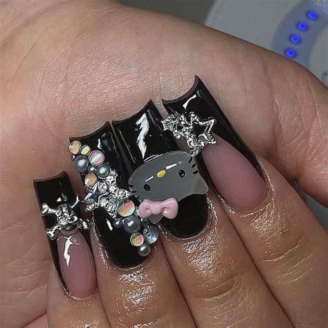 Black Hello Kitty Nail Art