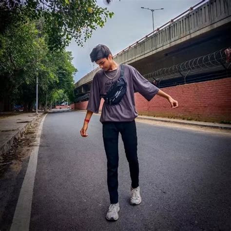 Mr Dev Iamdevv • Threads Say More