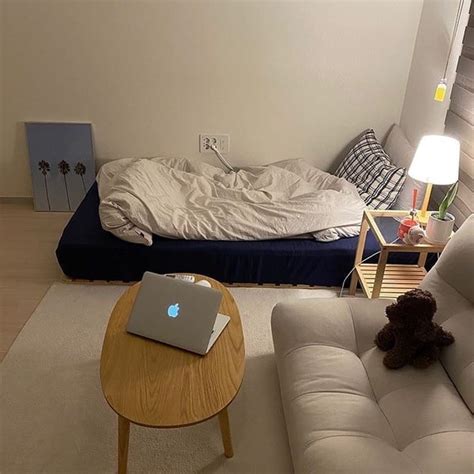 宿舍、租屋怎麼佈置？5款小房間佈置靈感，善用鏡面省錢變大空間、醜房間diy佈置變高級