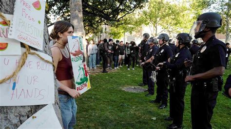 Pro Palestinian Protests Intensify Across Us College Campuses