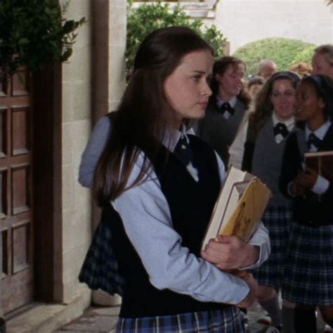 Pin By Emine💌 On Romanticize School Life Gilmore Girls Rory Gilmore