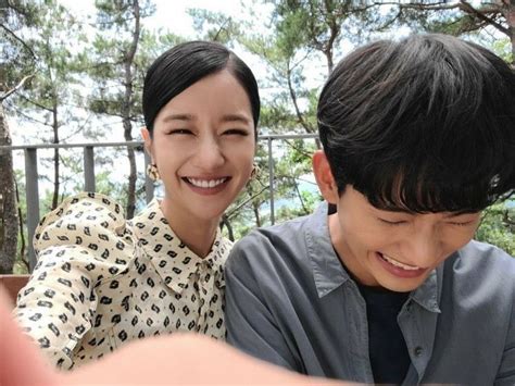 Kim Soo Hyun Broke Down While Filming Two It S Okay To Not Be Okay S