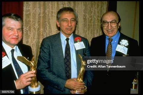 40 Robert Gallo And Luc Montagnier Photos And High Res Pictures Getty