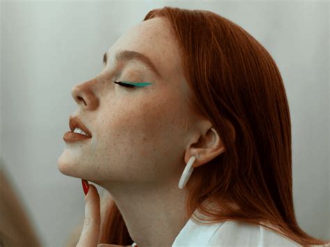 How Redheads Can Rock Colored Eyeliner How To Be A Redhead