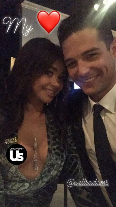 Did Sarah Hyland Have A Nip Slip At The Golden Globes Us Weekly