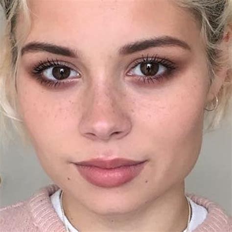 Nina Nesbitts Makeup Photos And Products Steal Her Style