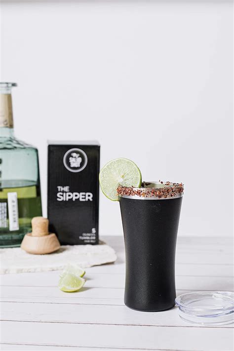 The Sipper El Vaso Original De Tequila El Acero Inoxidable Aislado De