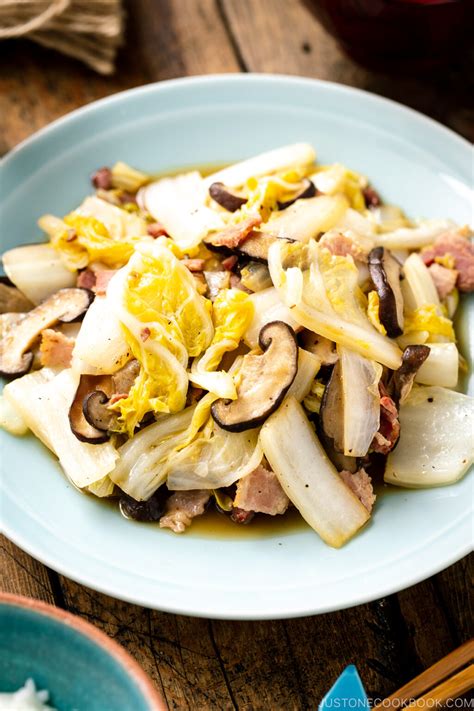 Napa Cabbage Stir Fry 白菜の炒め物 • Just One Cookbook