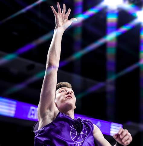 Efe Demirelden 14 Sayı Basket Dergisi Basketbol Basketbol