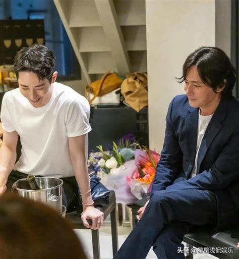 張東健醜聞事件後回歸，親自支持老婆事業，李敏鎬李洙赫到場助陣 每日頭條