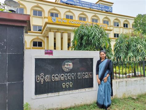 Bini Muduli First Girl From The Bonda Tribe To Clear Odisha Public