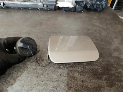 Fuel Cap Lid Fuel Tank Lid For Chrysler 300c Lx 05 10 Color Gold £2256