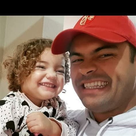 Muniz Engmuniz • Threads Say More