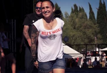 Concours De Tee Shirt Mouillé Par Labricot Blanc
