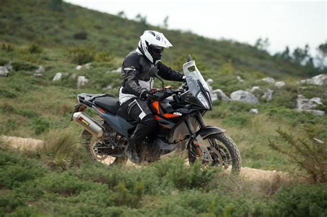 Review Ls2 Explorer Adventure Helmet