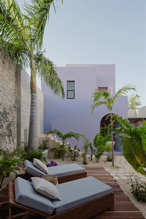 Workshop Architects Renovates And Expands Purple Mérida Home