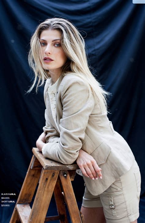 Picture Of Anelise Rufine