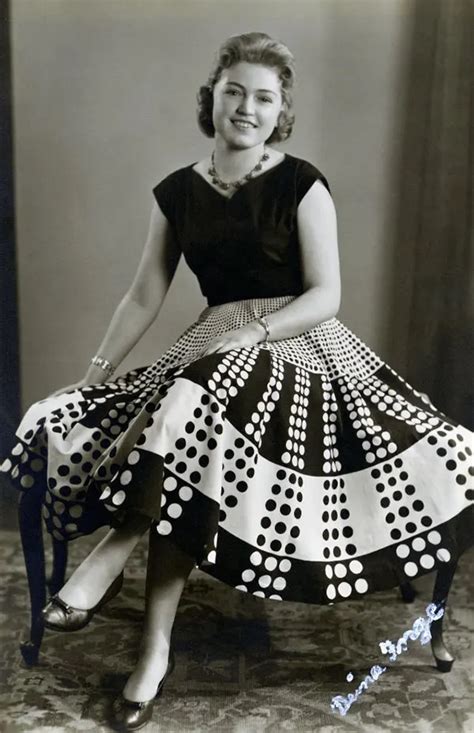 Vintage Photos Of Teenage Girls Fashion In The 1950s Rare Historical