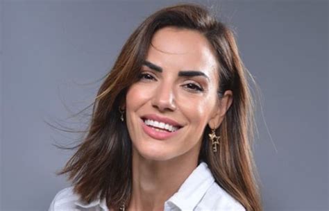 Ελισάβετ Σπανού Ανακοίνωσε με τρεις εικόνες την εγκυμοσύνη της Tromaktiko Gr