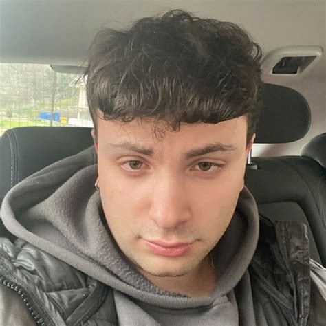 Gennaro Gennarocrisci • Threads Say More