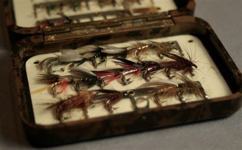 1930s Hardy Bros Small Neroda Tortoiseshell Clip Fly Box Lava Creek