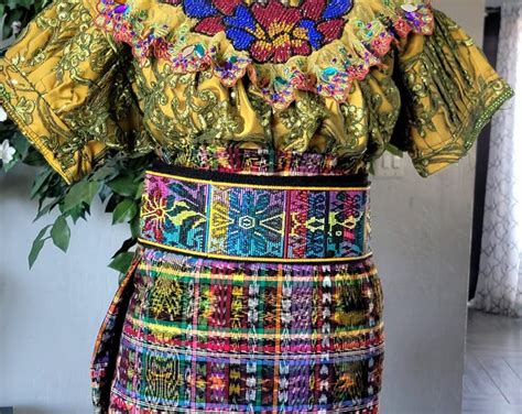 Dress Typical Of Guatemala Very Vibrant Colors Guatemalan Elegance