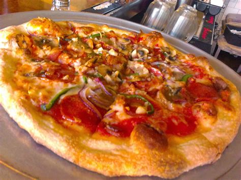 Fried Chicken Lips Corner Pizza