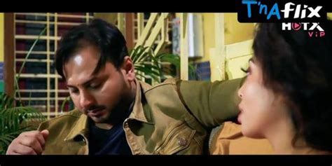 Uri Sen Breasts Scene In Seduction