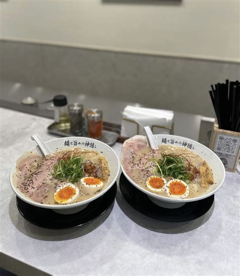 難波でラ活🍜♡ᯓメニュー名の通りトリュフ香るラーメンで美味しかった ՞o̴̶̷̤ ̫ O̴̶̷̤ ̳՞ ⭐️💘♩