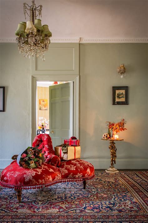 Tour Pearl Lowes Festive Georgian House Decorated For Christmas